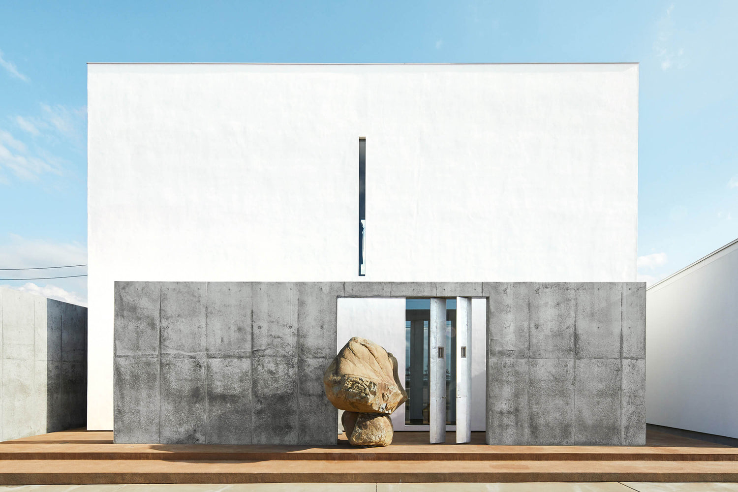 STORES – PHAETON